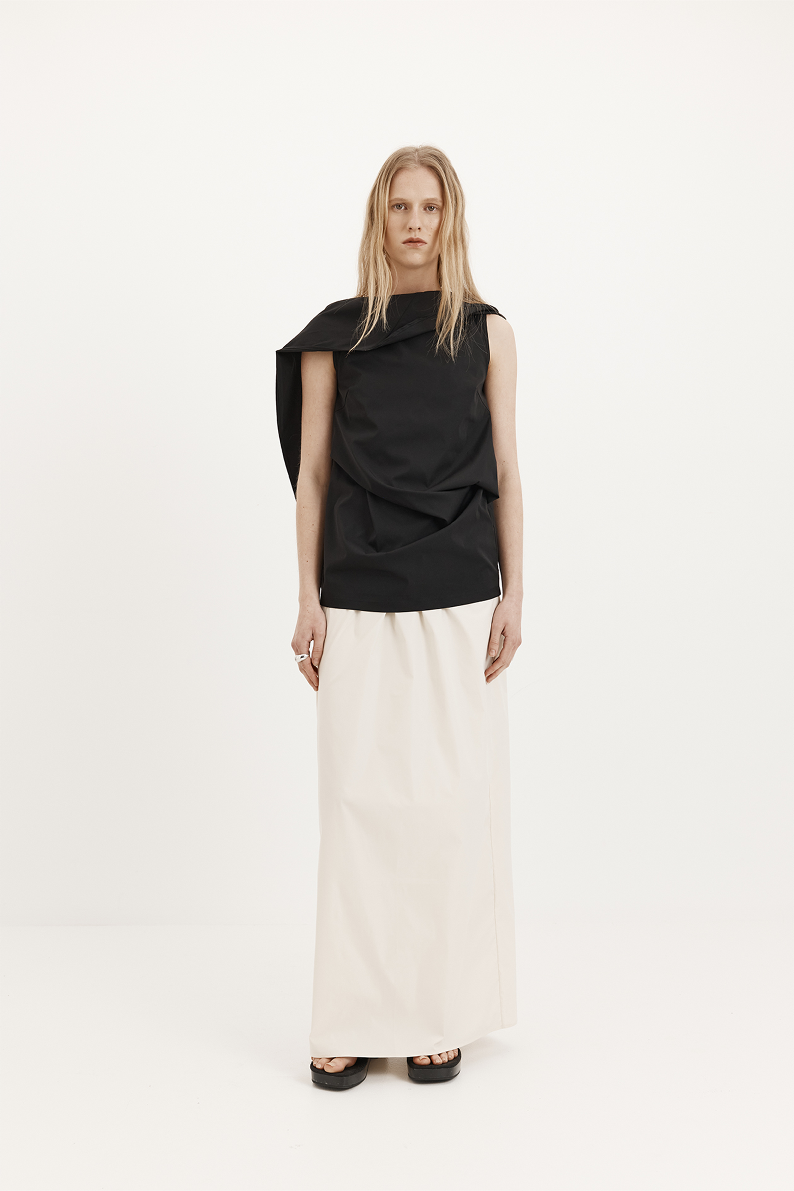 HARRIS TAPPER LARO TOP IN BLACK | THE NEW TREND – The New Trend